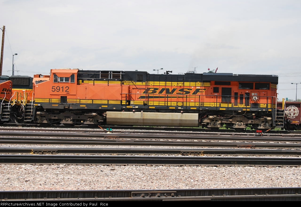 BNSF 5912
